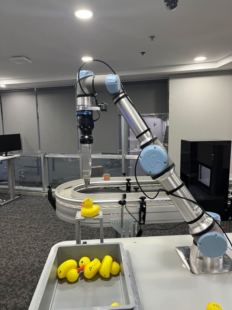 FORXAI Cobot - Pick & Quality Inspection, Bin picking - Konica Minolta