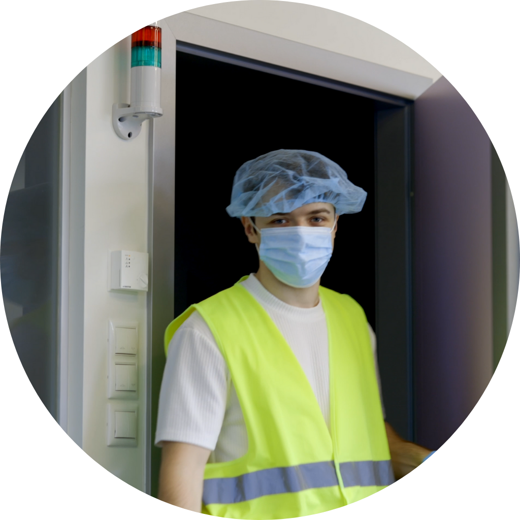 FORXAI Mirror: PPE access control - Konica Minolta